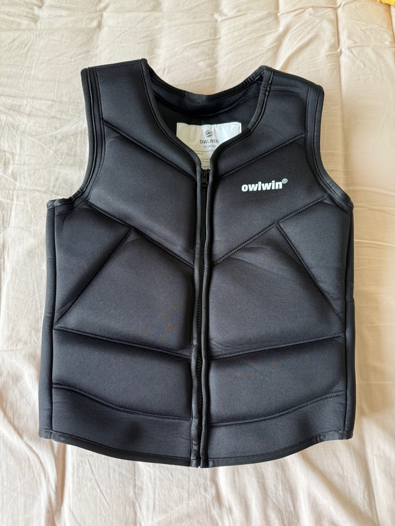 OWLWIN 成人救生衣 輕便浮潛衣 life jacket CE認證 防水滑雪防撞衣 水上活動保護衣 滑雪護甲 護腰護肩衣物用具, 男裝, 外套及戶外衣服 - Carousell