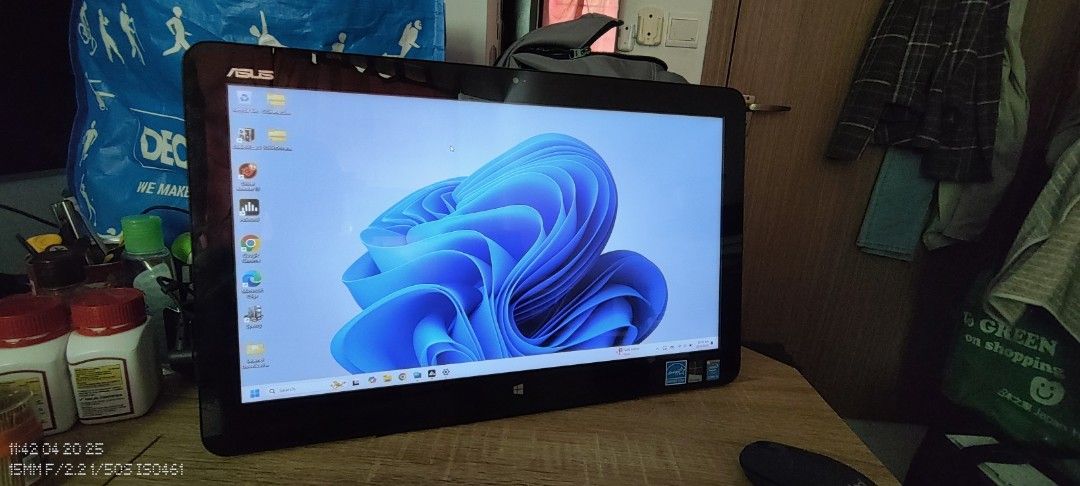 All in one desktop pc, touch screen, inbuilt battery, i3, 5th gen, 8gb ...