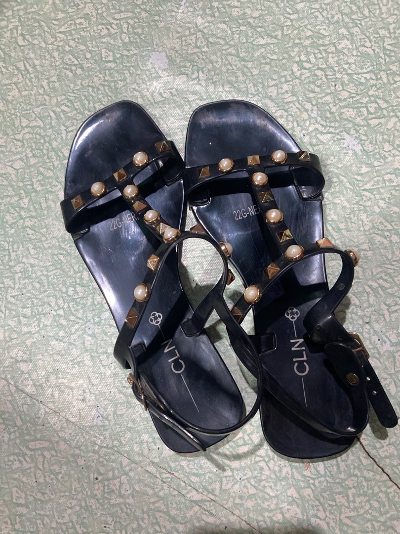 CLN Sandals - Eu7 (Preloved), Women's Fashion, Footwear, Flats ...