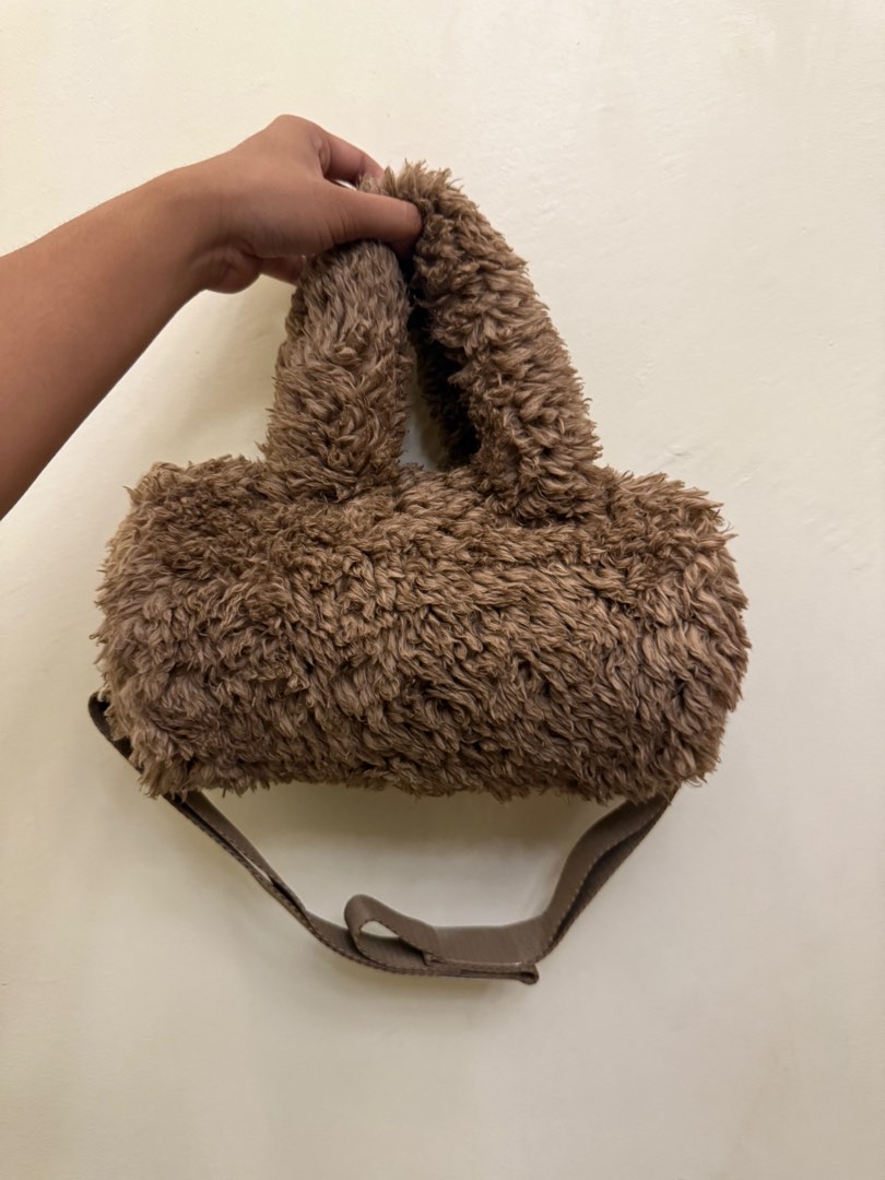 GU fur 2 way / shoulder bag, Women's Fashion, Bags & Wallets, Cross ...