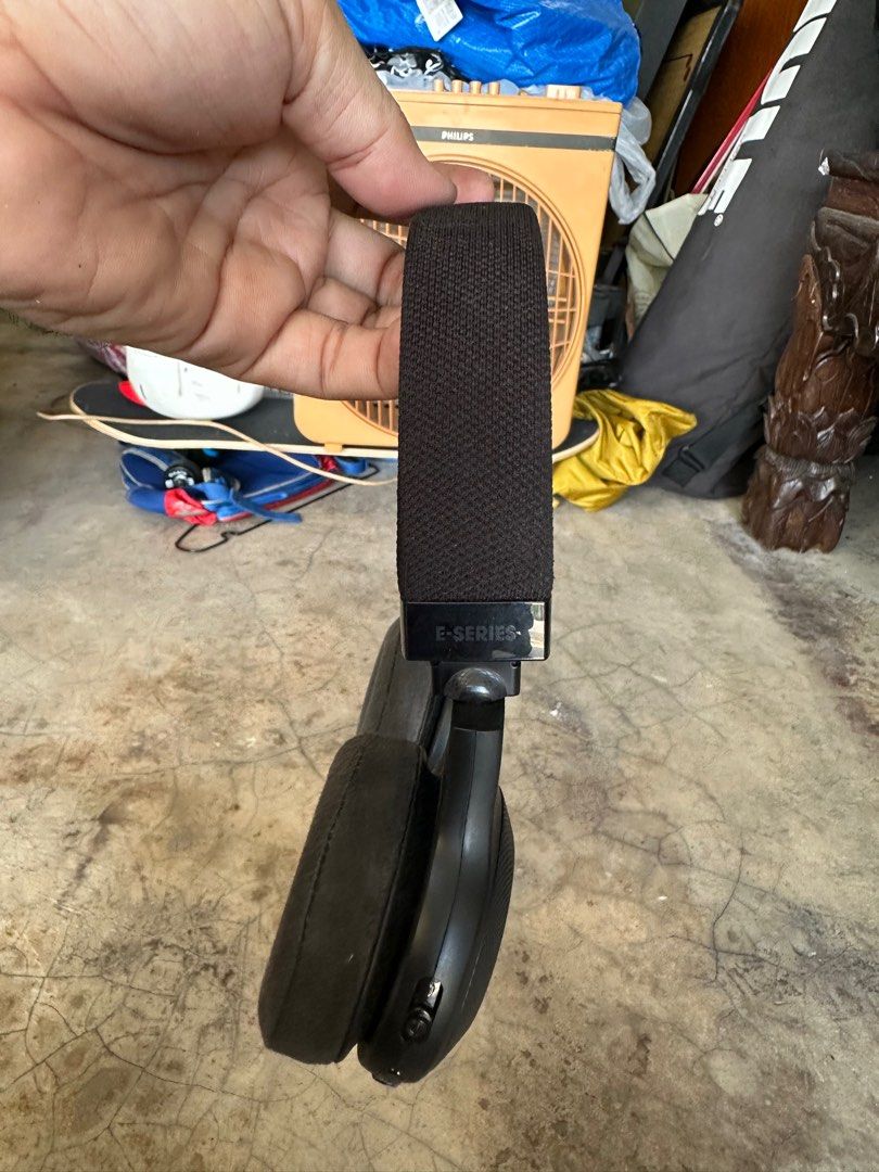 JBL wireless E series, Audio, Earphones on Carousell