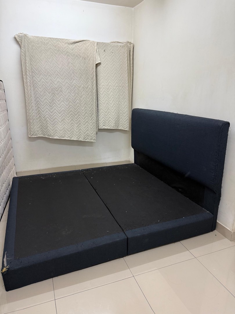 King sized bed / Katil king, Furniture & Home Living, Furniture, Bed ...