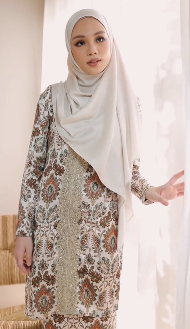 Minimalace Isabelle, Women's Fashion, Muslimah Fashion, Baju Kurung ...