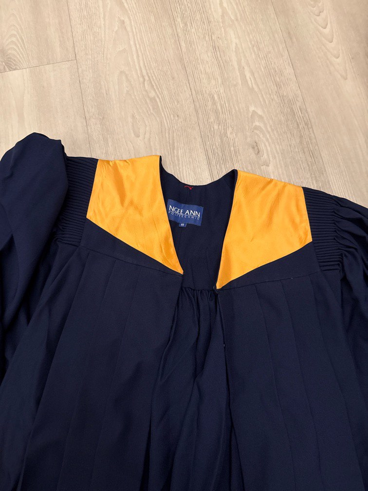 Ngee Ann Polytechnic Graduation Gown (Size XS), Women's Fashion, Coats ...