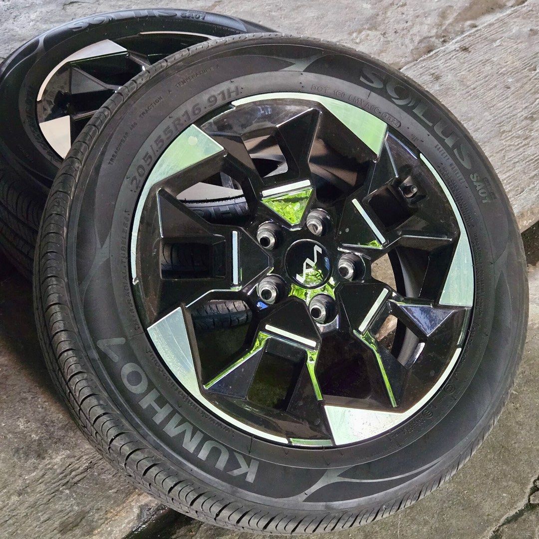 Kia Sonet EX: 1PC OEM MAG AND TIRE, Car Parts & Accessories, Mags and ...