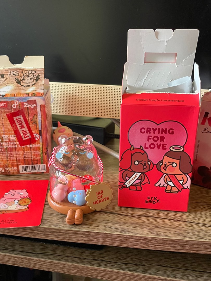 Popmart Crybaby Crying For Love - Jar of Hearts, Hobbies & Toys, Toys ...