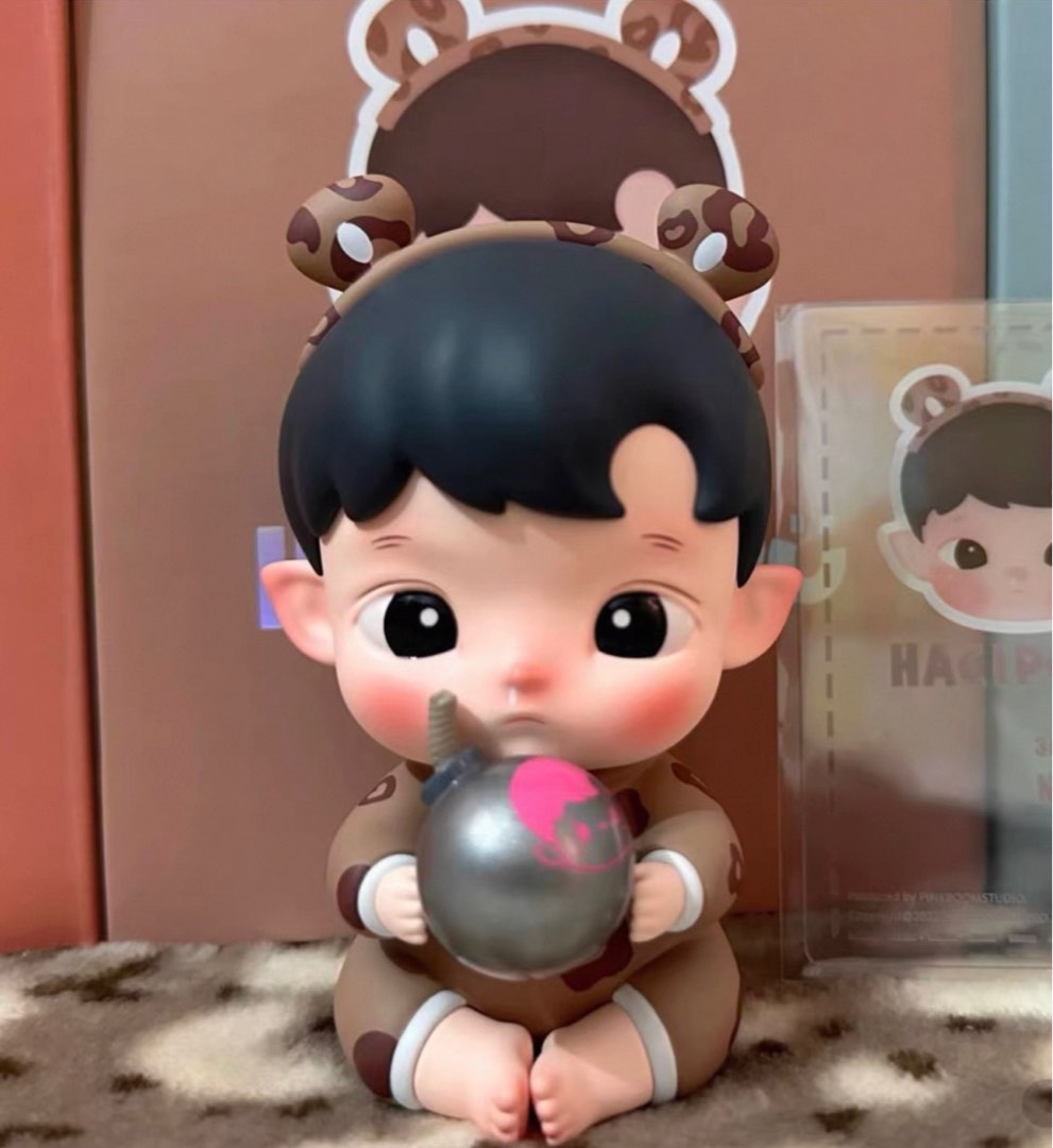 Popmart Hachipupu limited edition leopard, Hobbies & Toys, Toys & Games ...