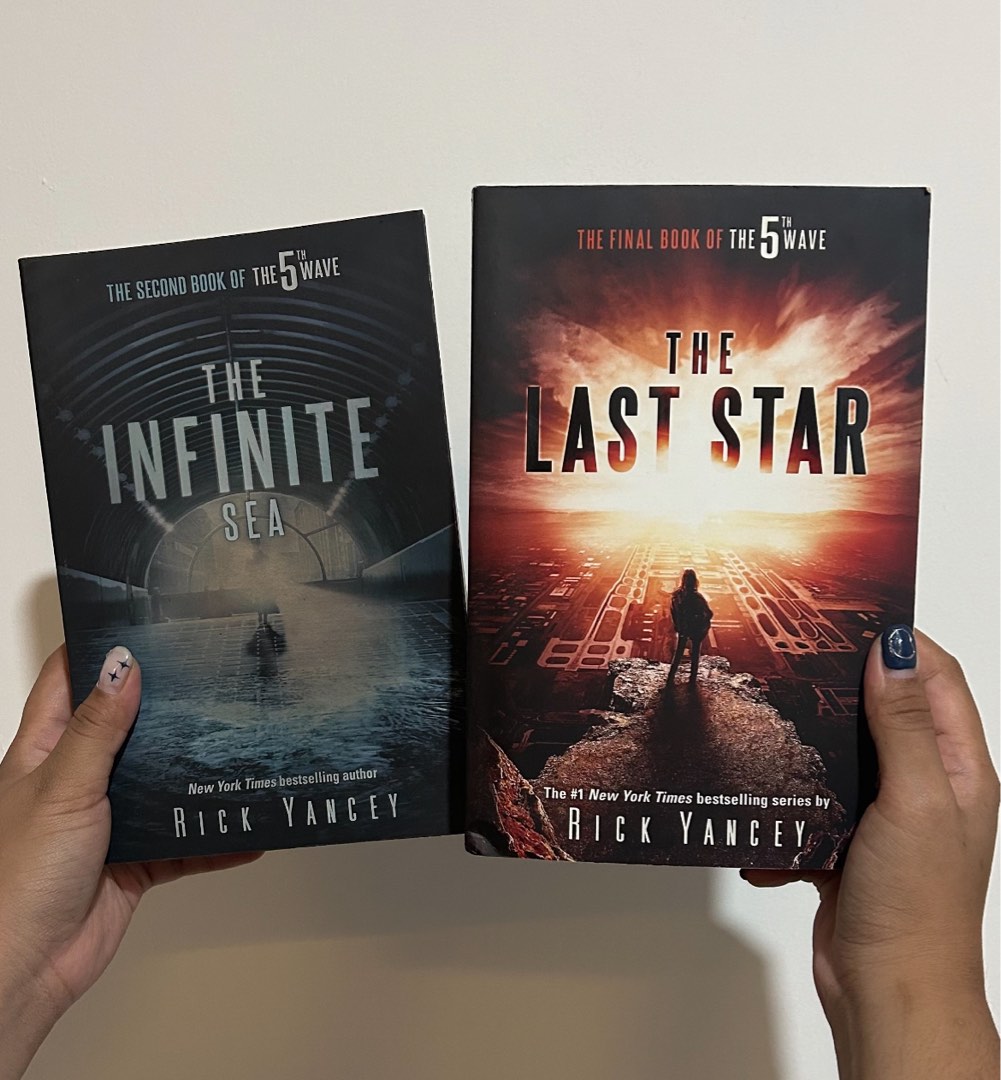 The Infinite Sea & The Last Star, Buku & Alat Tulis, Buku di Carousell