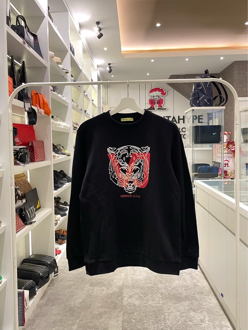 Versace Tiger Logo Crewneck, Men's Fashion, Tops & Sets, Hoodies on ...