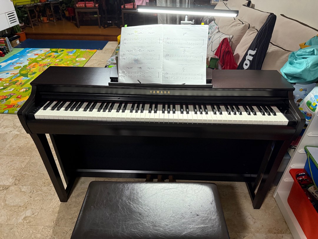 Yamaha Digital Piano CLP-725R, Hobbies & Toys, Music & Media, Musical ...