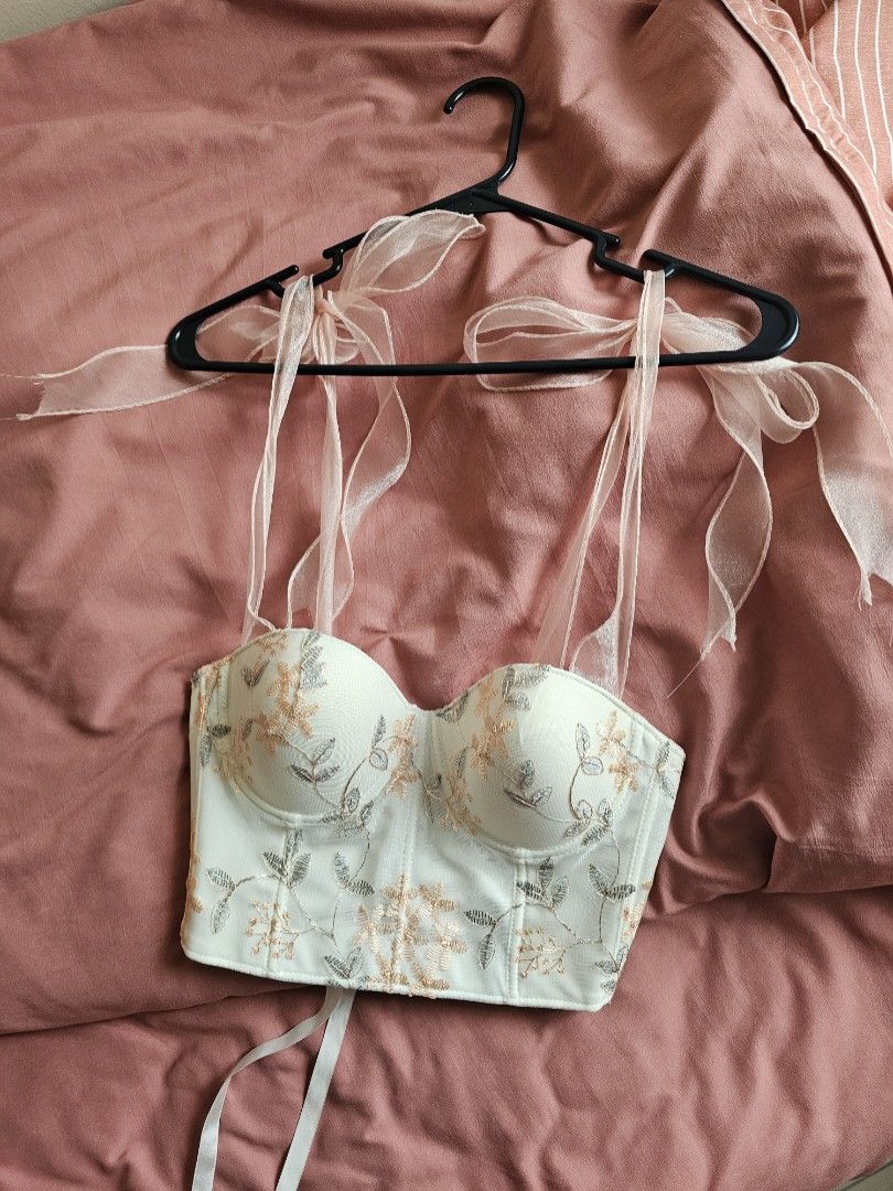 Bussaba Corset Malee White Floral Corset, Women's Fashion, Tops, Other ...