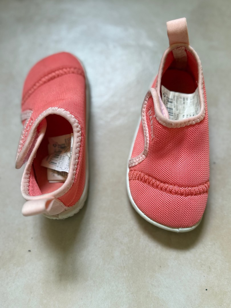 Decathlon (Nabaiji) Baby swimming footwear, Babies & Kids, Babies ...