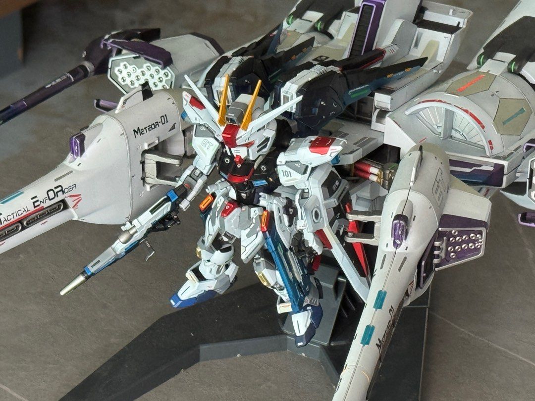 *GORGEOUS* MGSD Freedom Gundam with HG 1/144 Meteor Unit - FULLY ...
