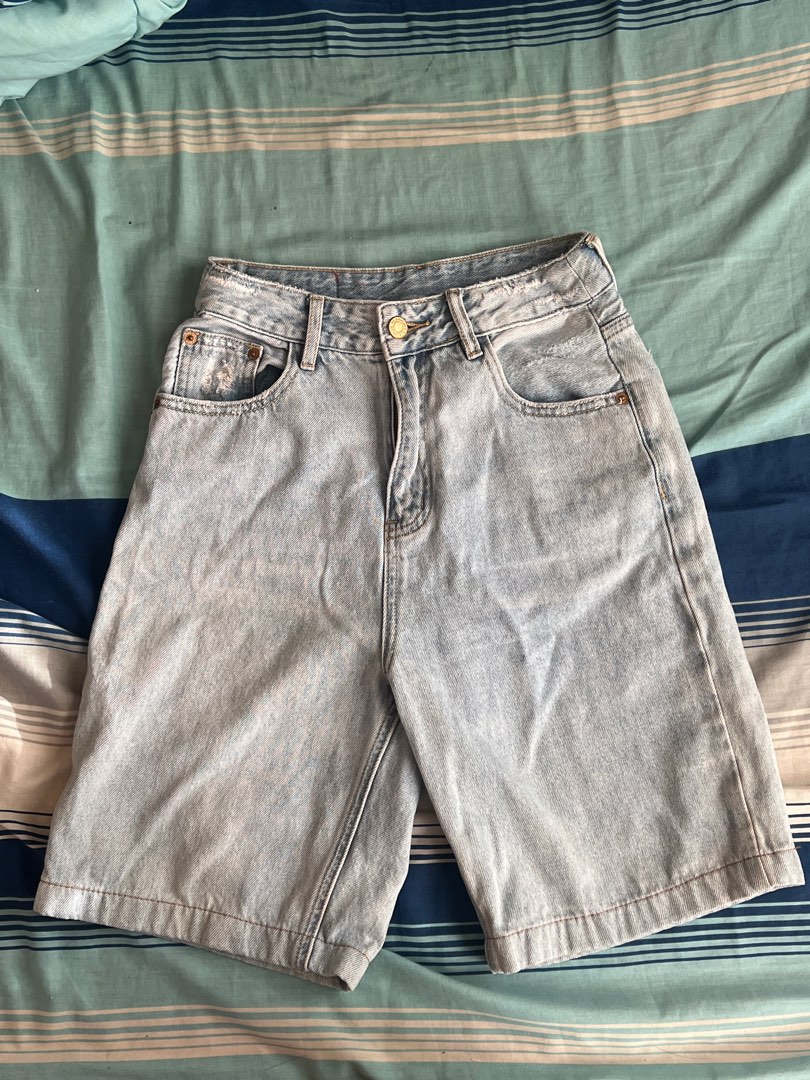 light denim jorts, Men's Fashion, Bottoms, Shorts on Carousell