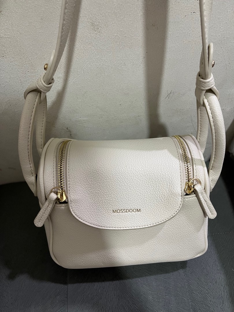 Mossdoom zenith bag, Fesyen Pria, Tas & Dompet , Tas Selempang di Carousell