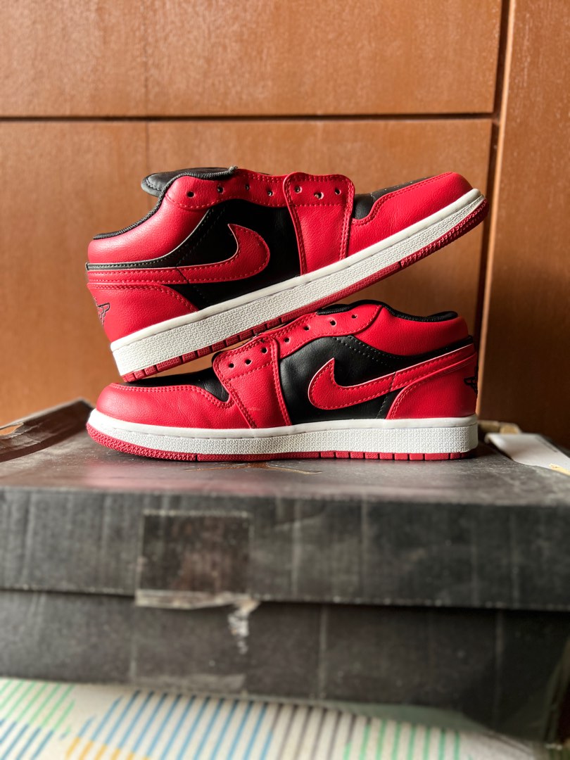 Nike Air Jordan Reverse Gym Red, Fesyen Pria, Sepatu , Sneakers di ...