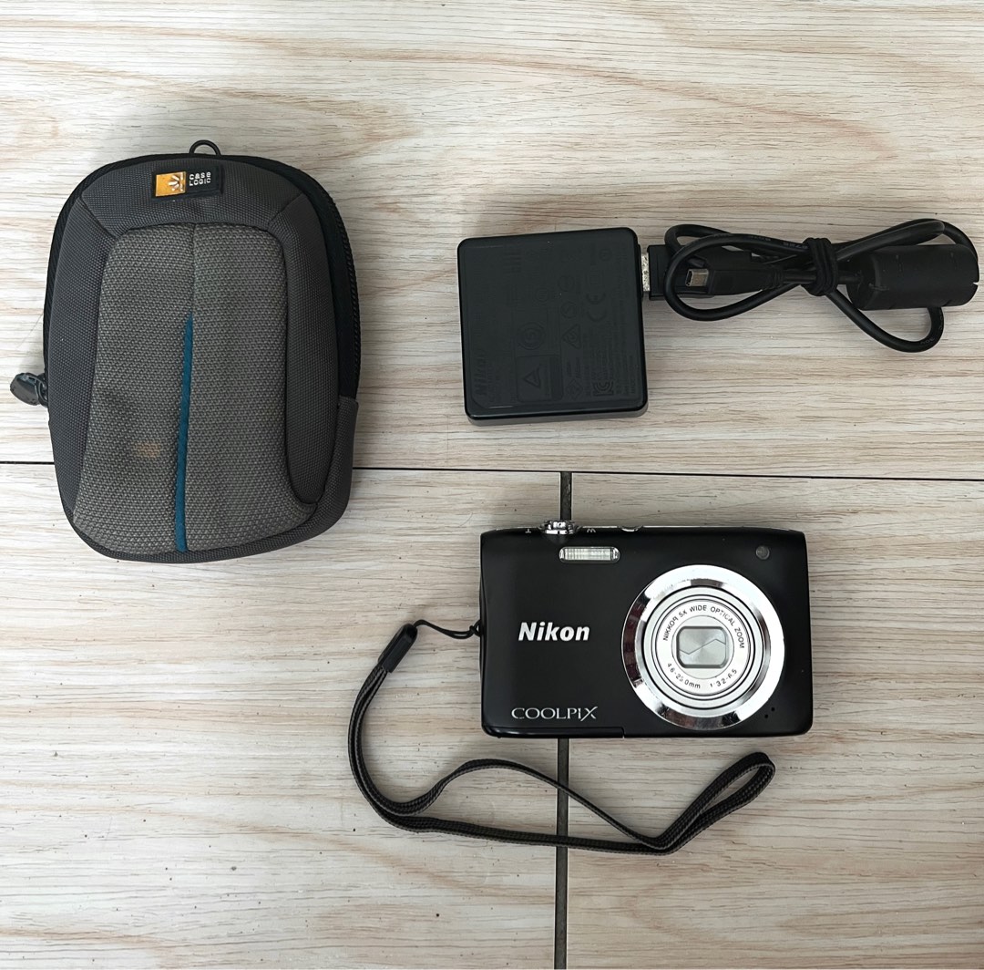 Nikon Coolpix A100 digicam !!With free case and SD card!!, Photography ...