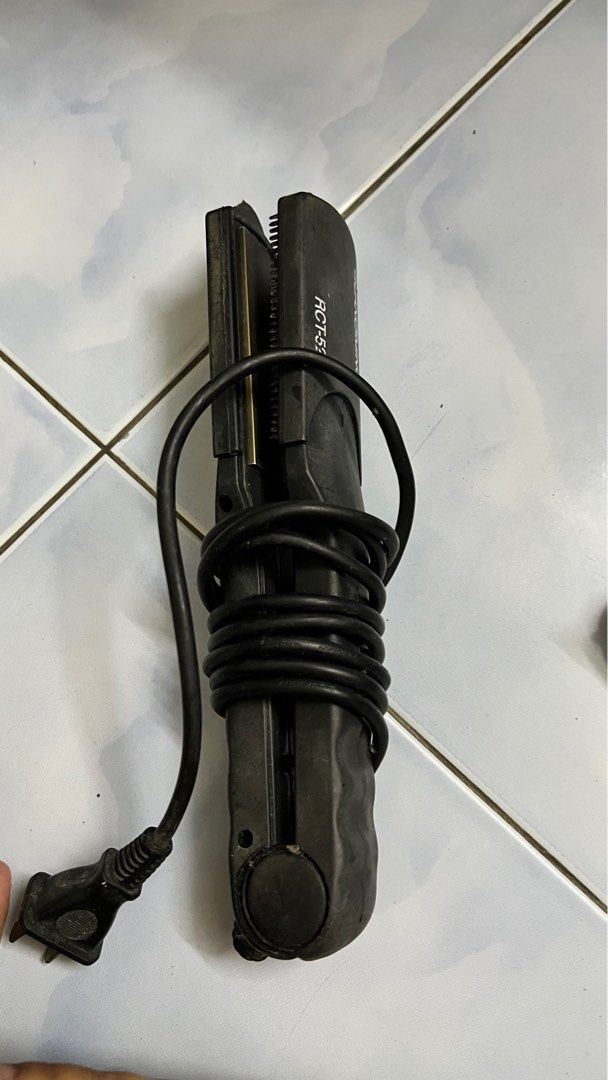 Philips straight hair, Beauty & Personal Care, Hair on Carousell