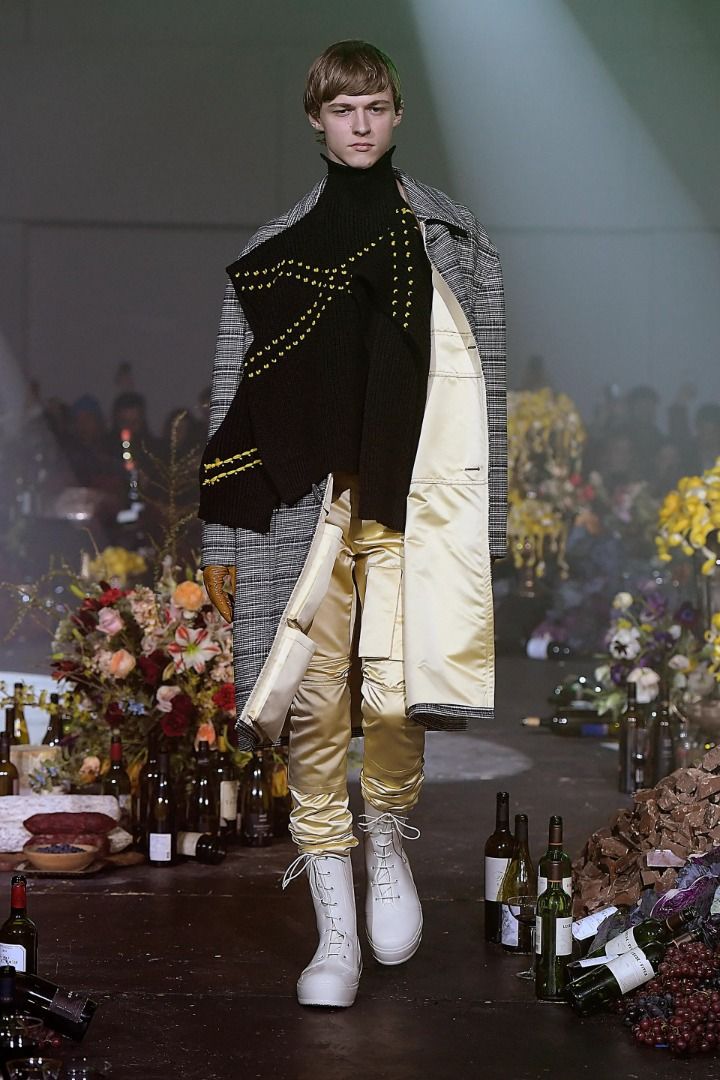 Raf Simons - FW 18 - Classic Coat w/ Seams, Men's Fashion, Coats, Jackets and Outerwear on Carousell