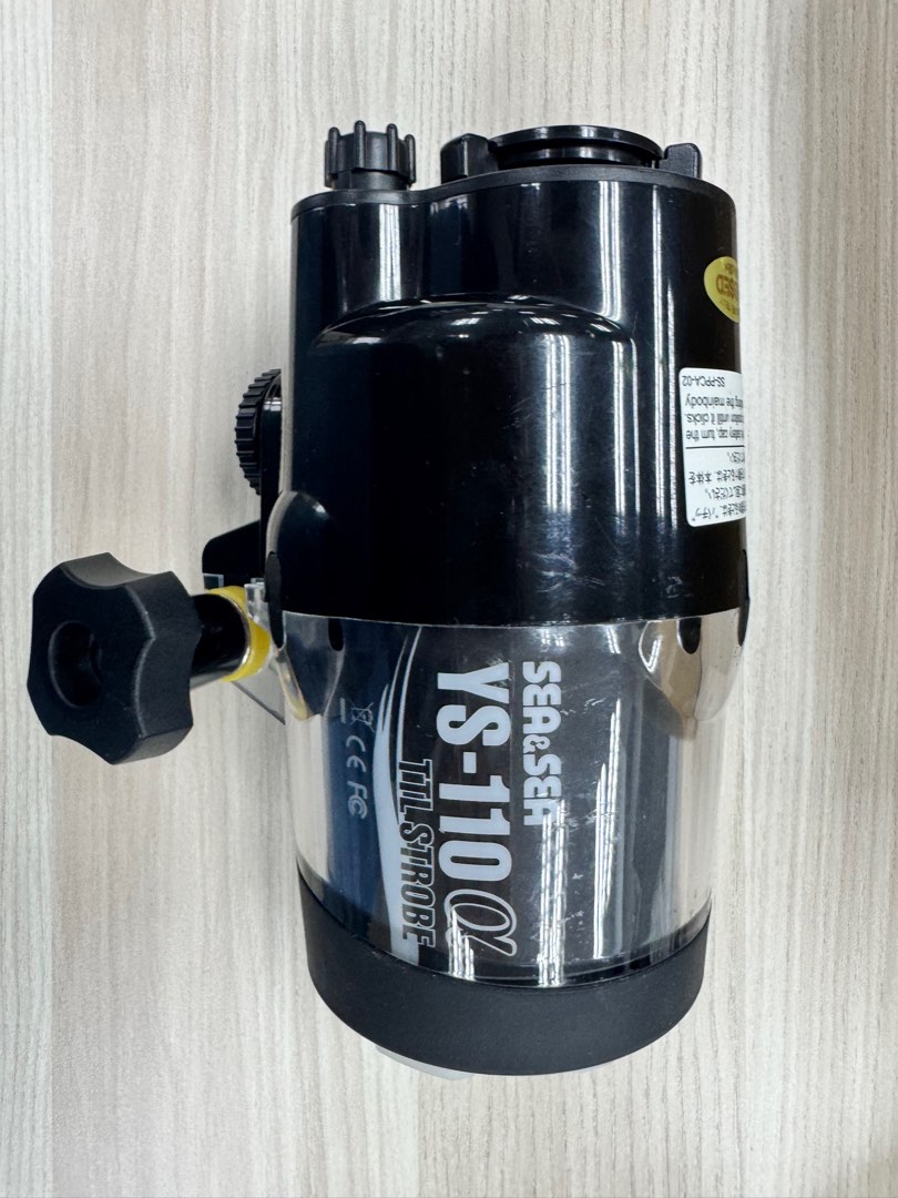 Sea & sea underwater strobe YS-110a (Diving), Sports Equipment, Other Sports Equipment and ...