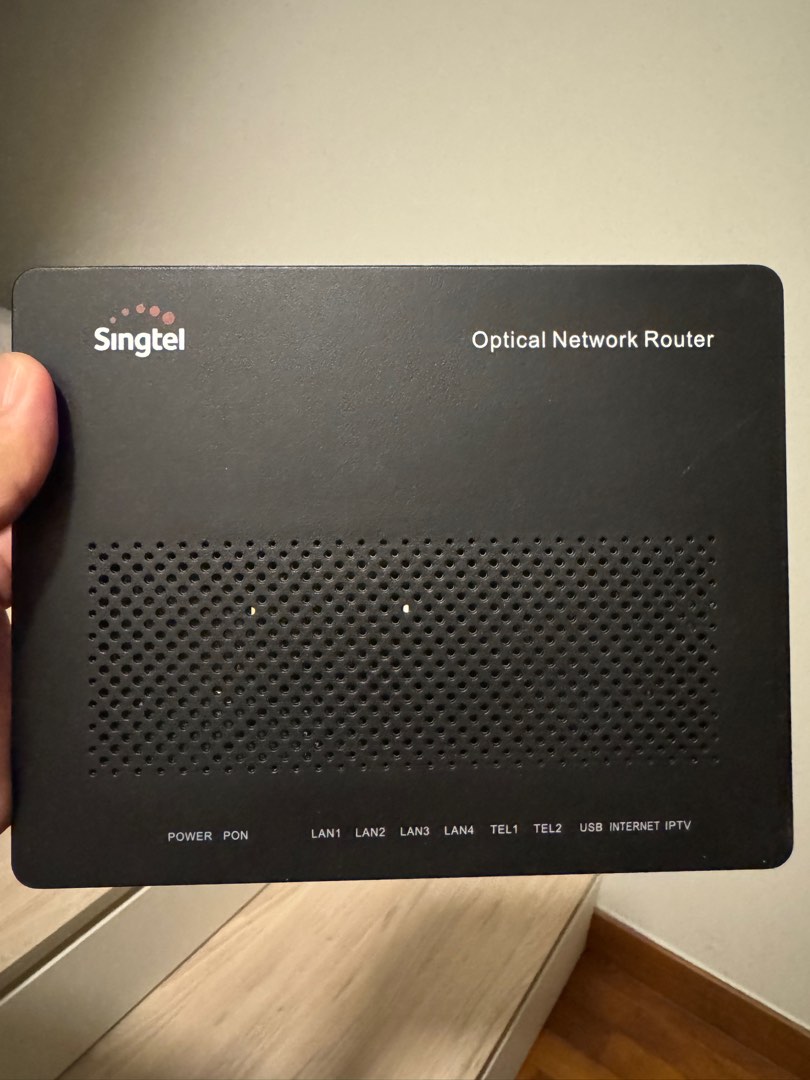 Singtel Optical Network Router and Gigabit Wifi AC1900, Computers ...