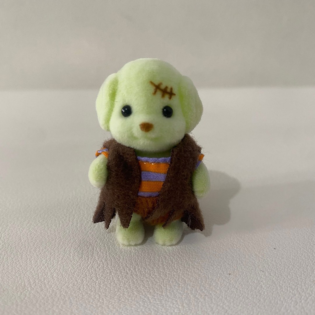 Sylvanian Families Zombie Toy Poodle, Hobbies & Toys, Toys & Games on ...
