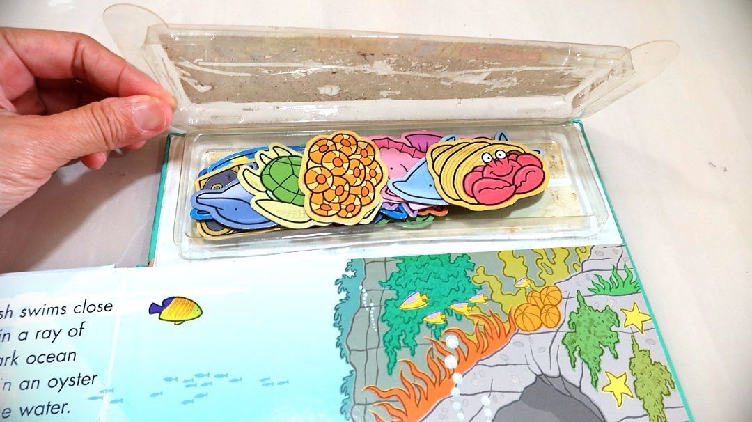 Under The Sea Magnetic Story and Play Scene Board Book, Hobbies & Toys ...