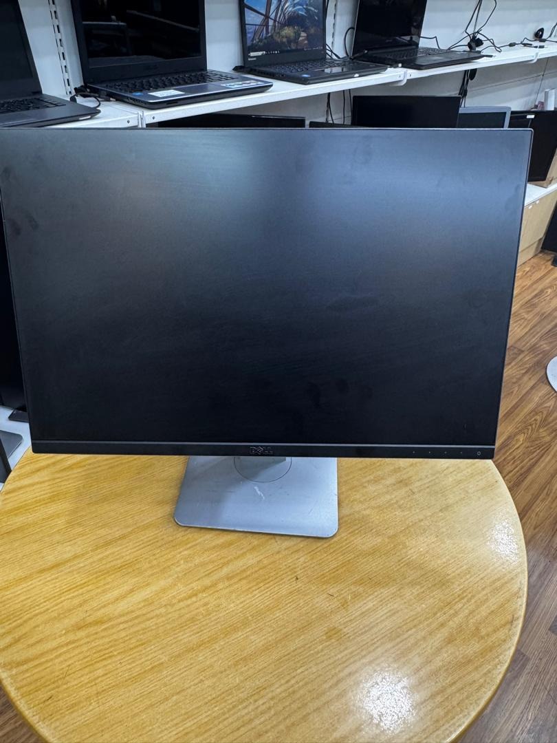 DELL MONITER, Computers & Tech, Desktops on Carousell