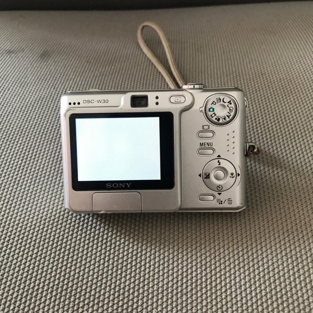 Digital Camera - Faulty, Photography, Cameras on Carousell