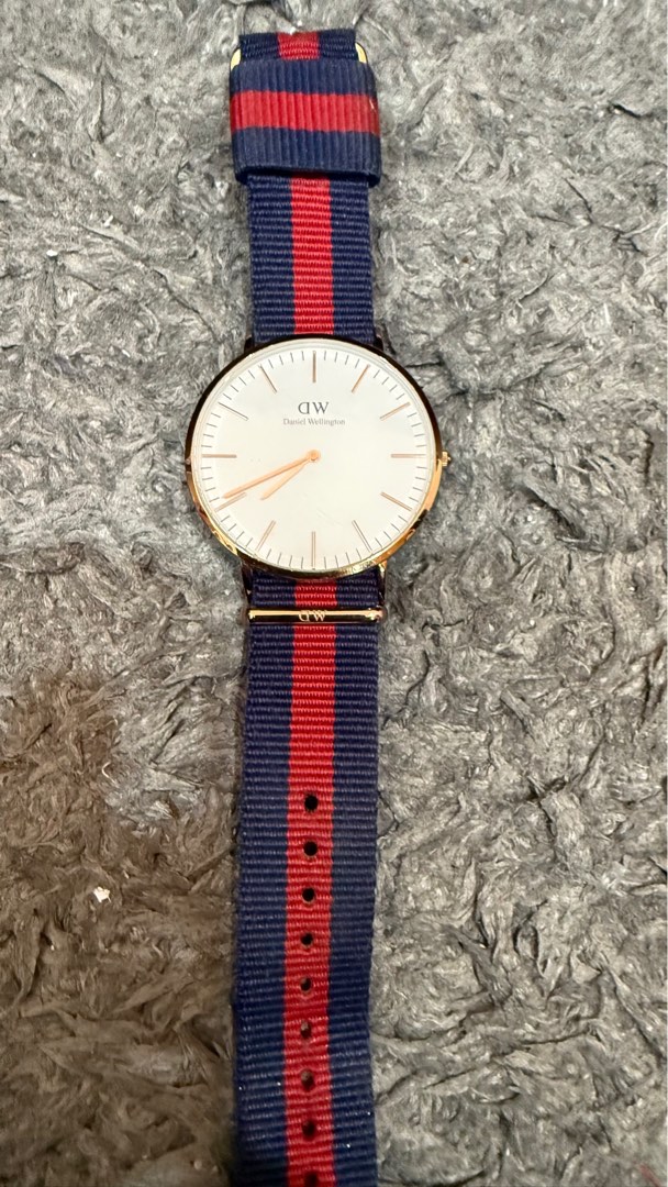 DW Watch, Women's Fashion, Watches & Accessories, Watches on Carousell