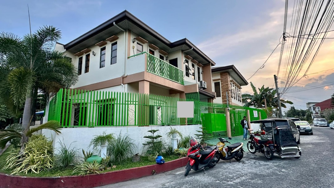 FOR SALE: House and Lot with Two Storey 4 Units Apartment in Angeles ...