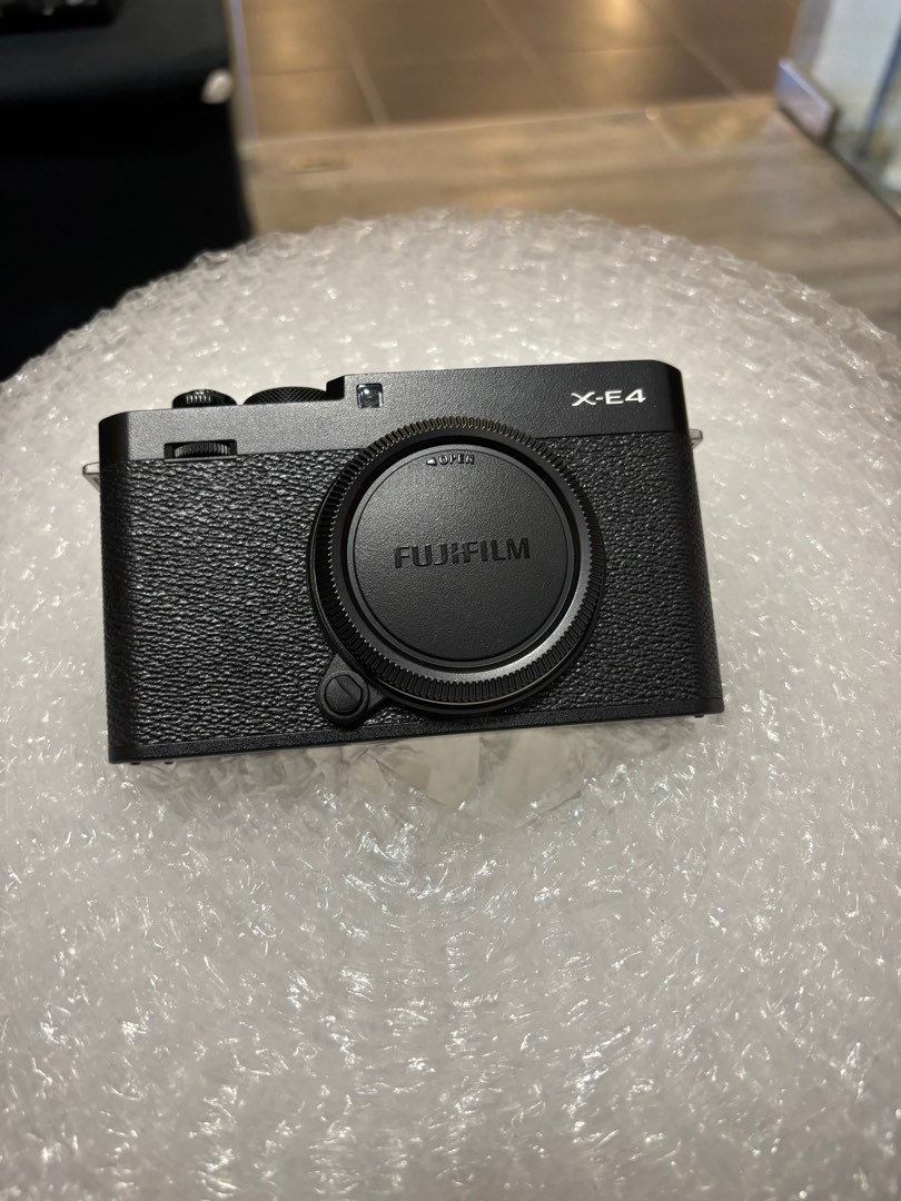 FUJIFILM X-E4 BODY SHUTTER COUNT 10k, Photography, Cameras on Carousell