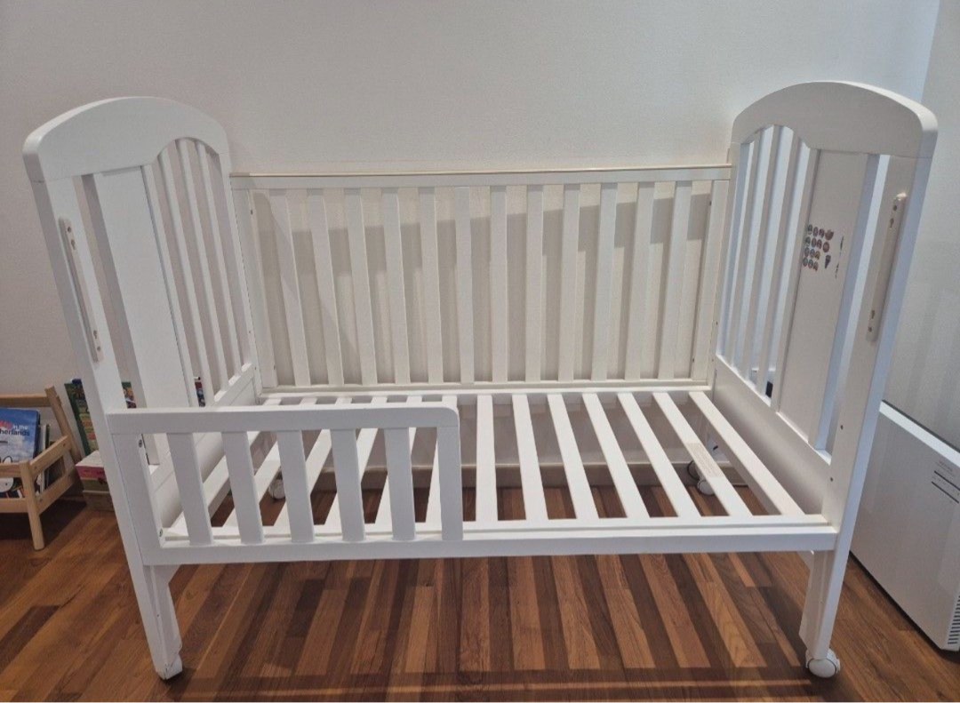 Happy cot 4in1 convertible cot, Babies & Kids, Baby Nursery & Kids ...