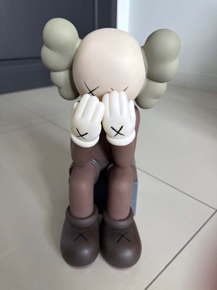 Kaws replica, Hobbies & Toys, Toys & Games on Carousell