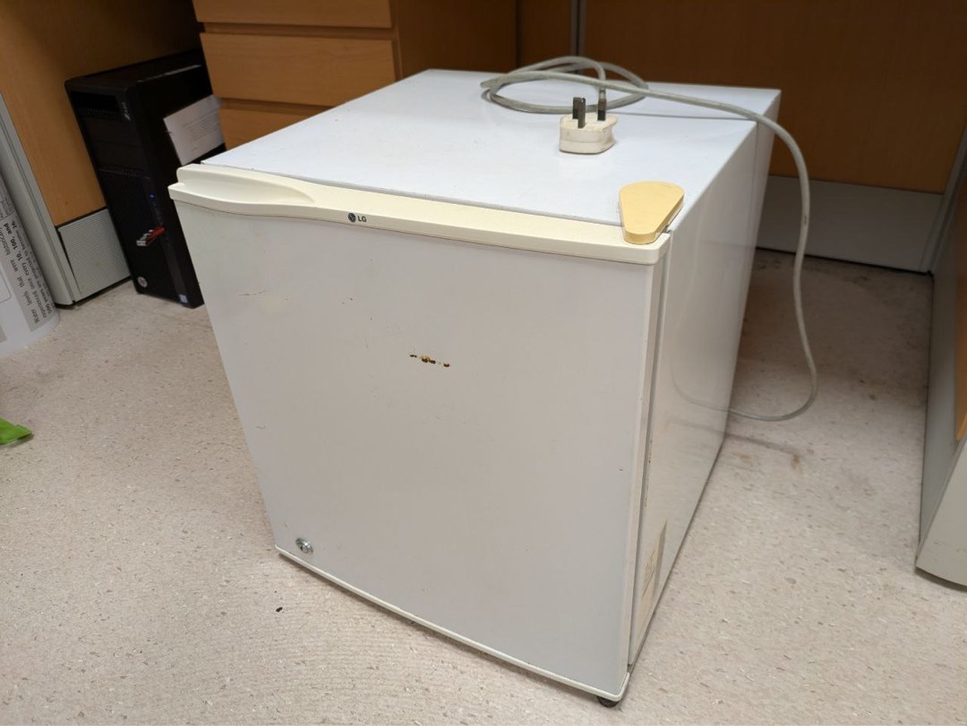 NTU LG Mini Freezer Fridge, TV & Home Appliances, Kitchen Appliances ...
