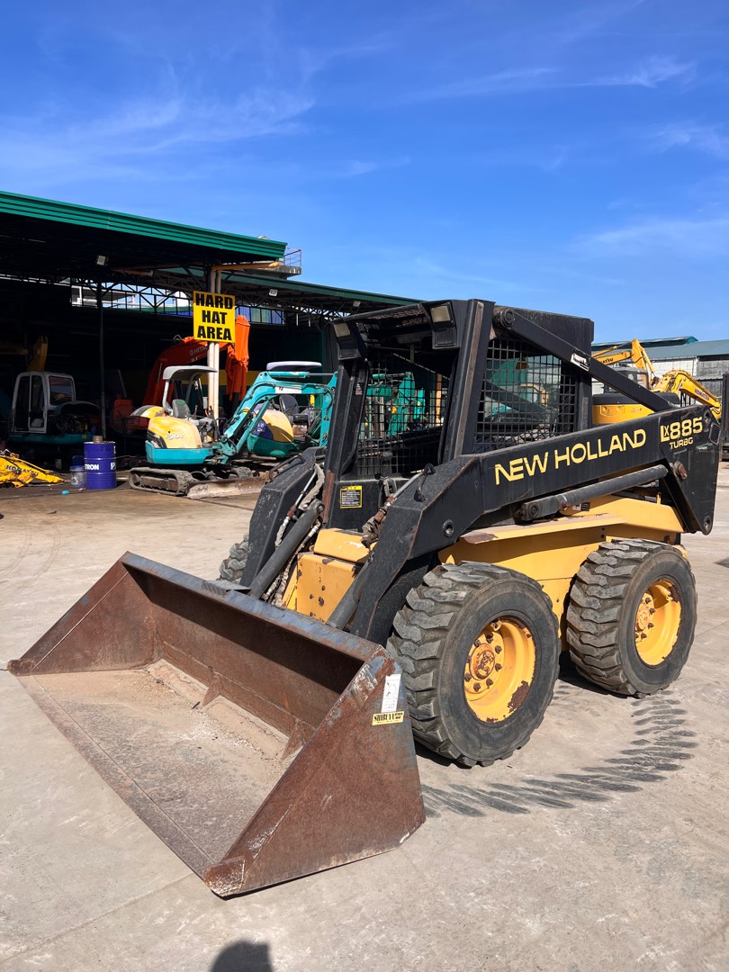 New holland Lx885 Skidloader, Commercial & Industrial, Industrial ...