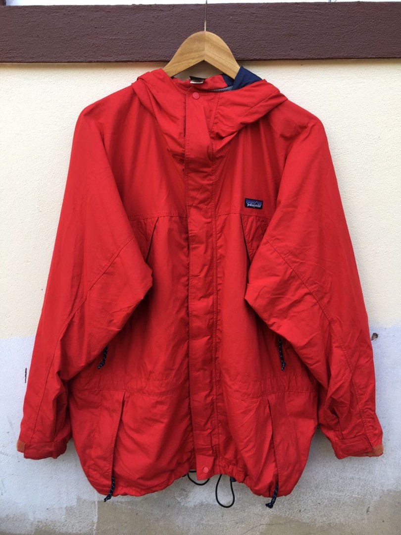 Patagonia winbreaker, Men's Fashion, Activewear on Carousell