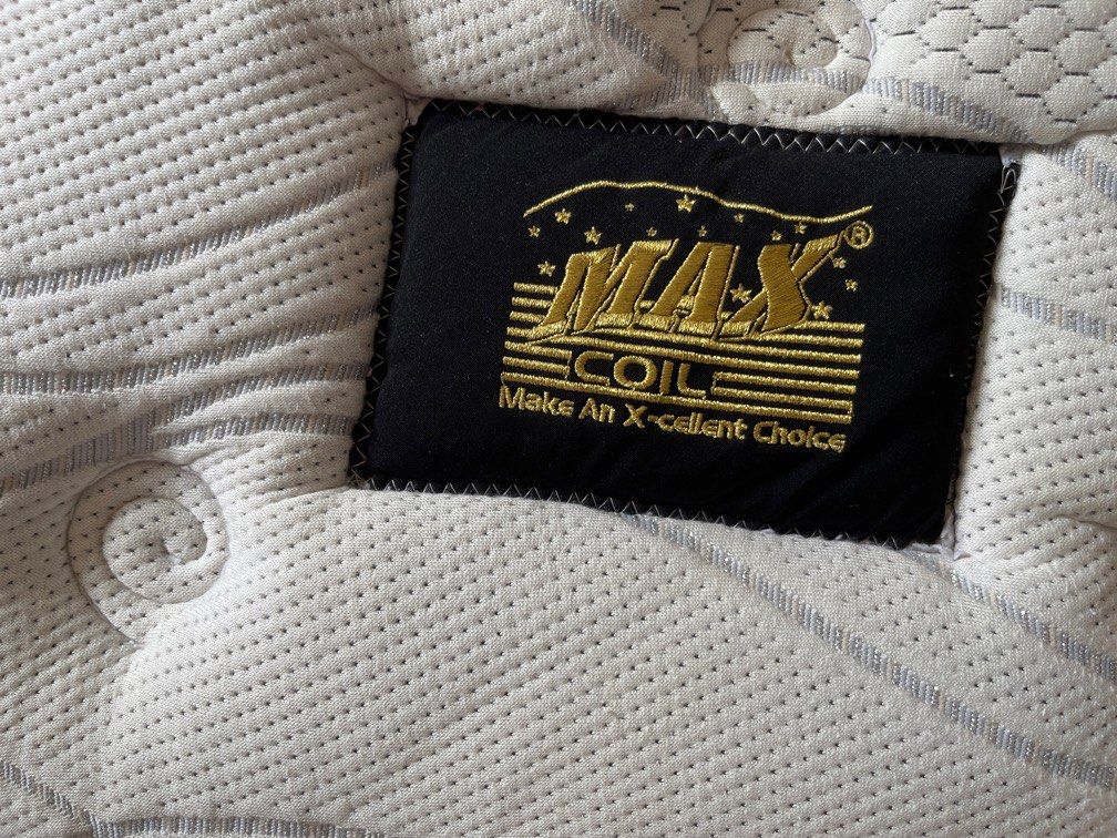 Queen Size Mattress - Max Coil Posturecare with latex topper, Furniture ...