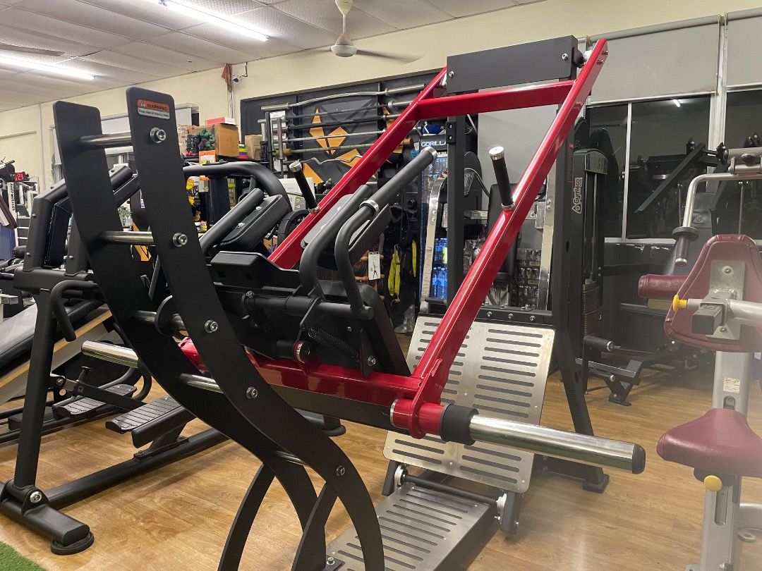 Swing squat dual track pendulum squat machine gym quad hamstring leg ...