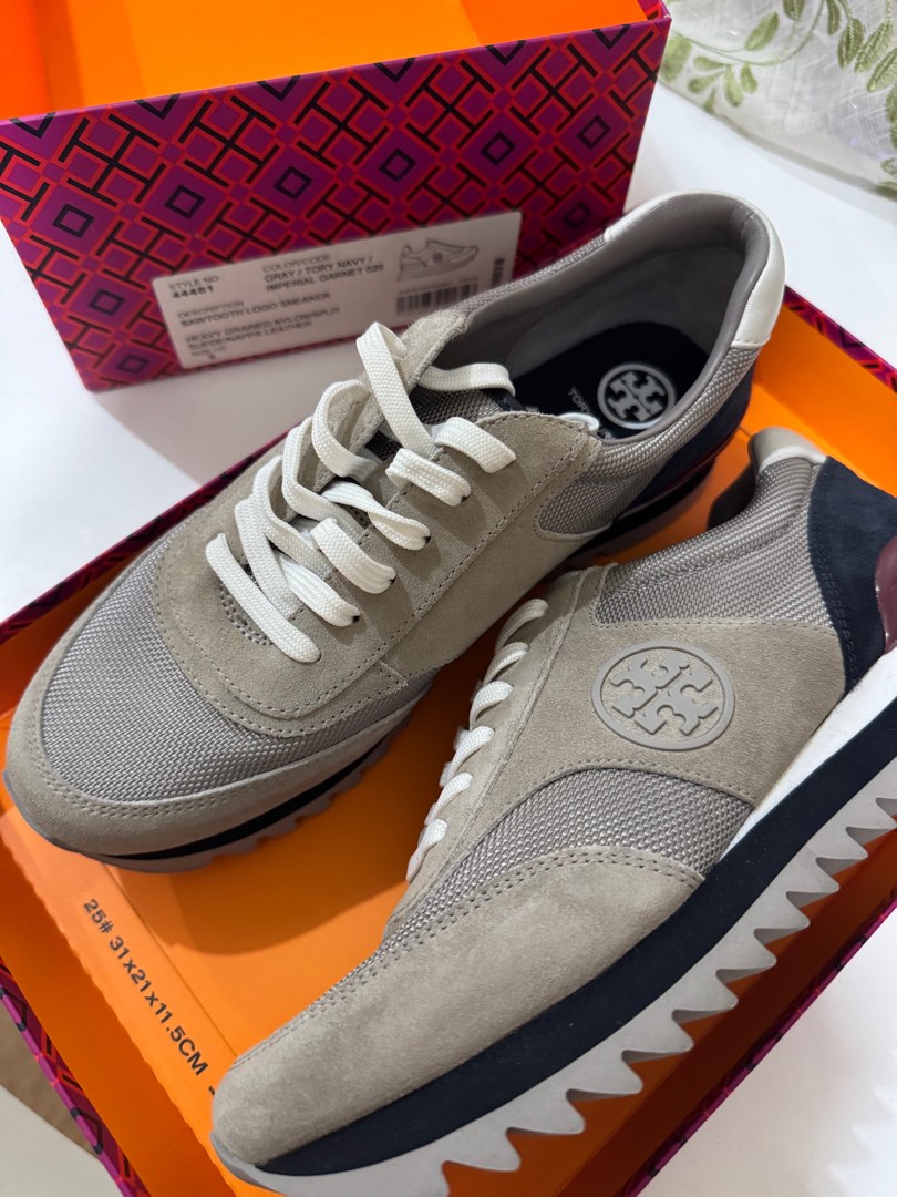 Tory Burch Sawtooth Logo Sneakers, Women's Fashion, Footwear, Sneakers ...