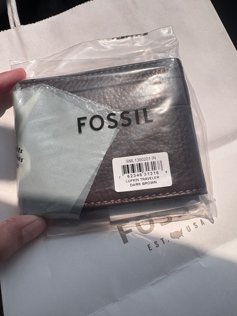 trifold slim fossil wallet, Men's Fashion, Watches & Accessories ...