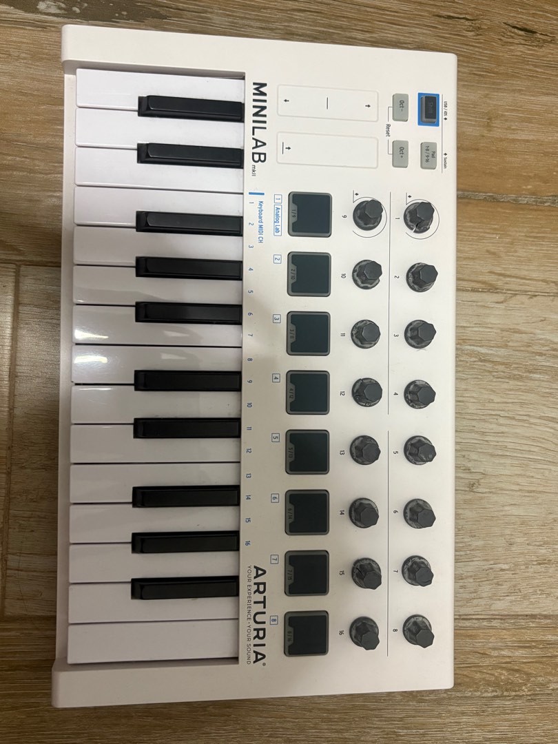 Arturia Mini lab mk2, 興趣及遊戲, 音樂、樂器 & 配件, 樂器 - Carousell
