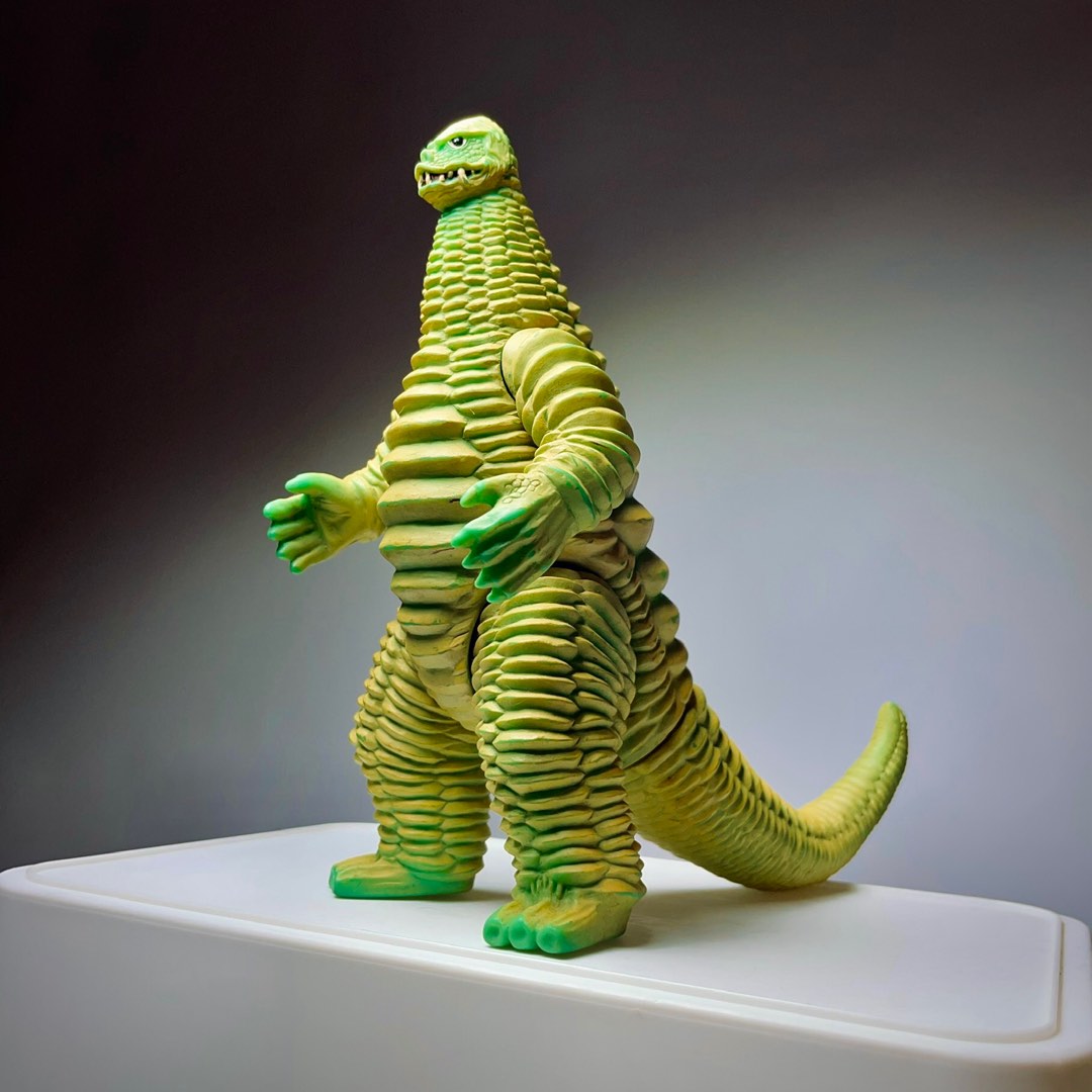 BANDAI 2000 Ultraman Series Ultra Monster Red King Kaiju Action Figure ...
