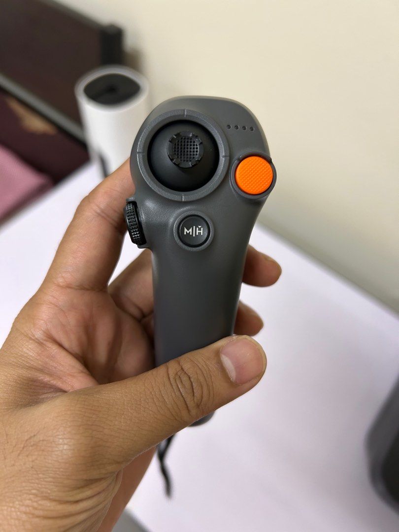 Dji motion controller 3, Photography, Drones on Carousell