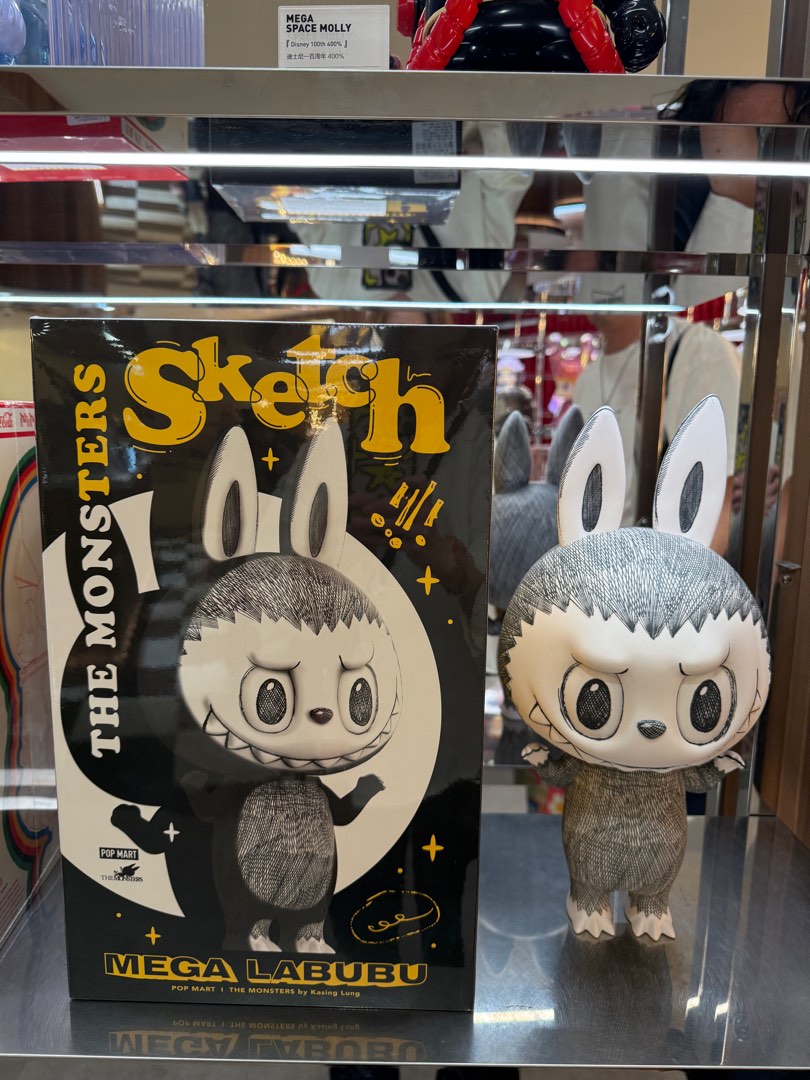 Labubu 400% Mega Sketch, 興趣及遊戲, 玩具 & 遊戲類 - Carousell