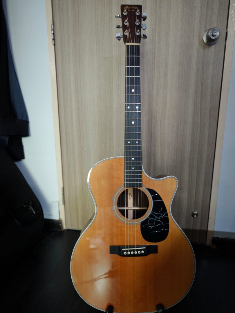 Martin GPC-28E (Discontinued) with Original Hardcase, Hobbies & Toys ...