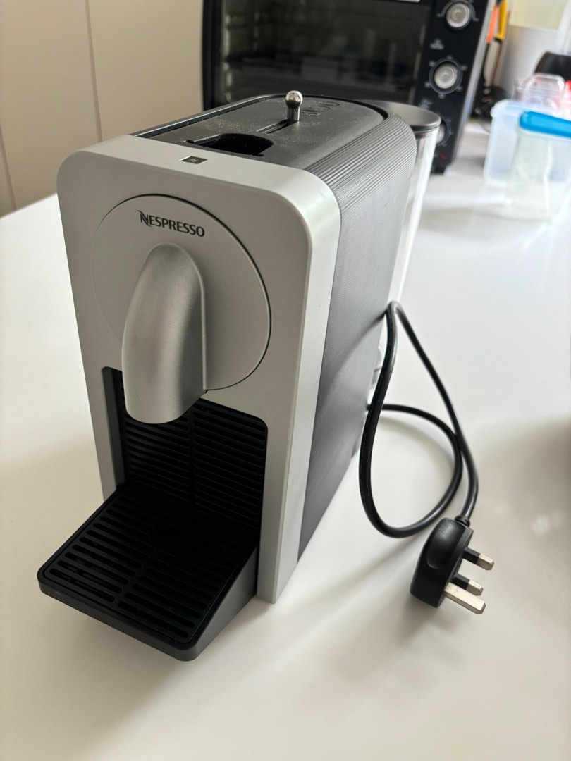 Nespresso Coffee Machine (Spoilt), TV & Home Appliances, Kitchen ...