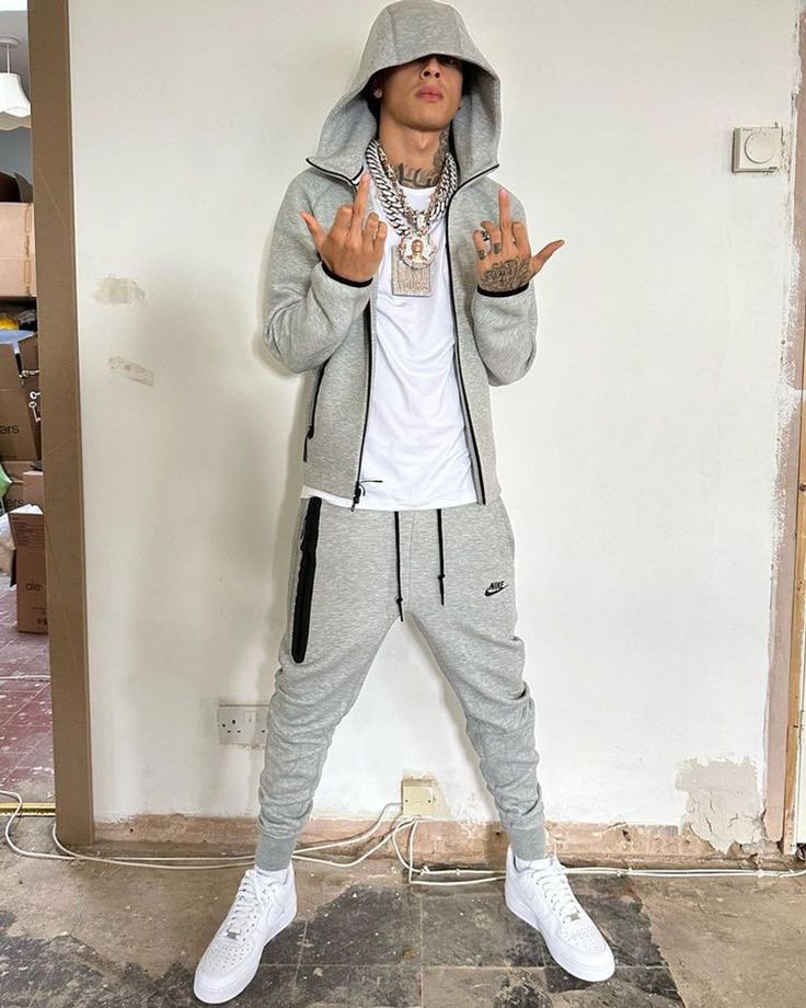 Nike Tech Fleece Set, Men's Fashion, Activewear on Carousell