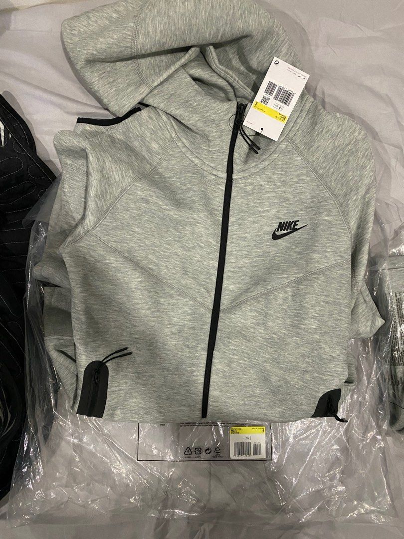 Nike Tech Fleece Set, Men's Fashion, Activewear on Carousell