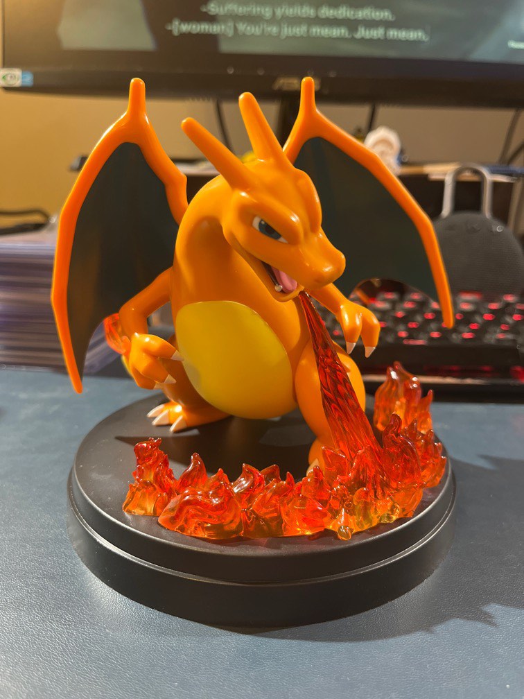 Pokémon charizard Statue from charizard ex super premium collection ...